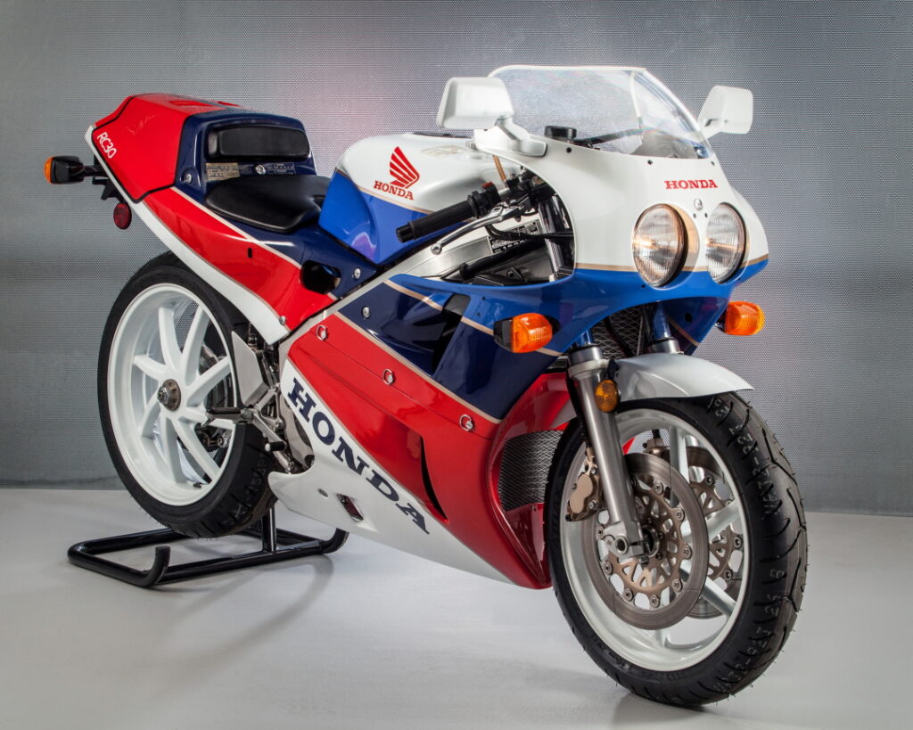 Honda RC30 | Retrospeed